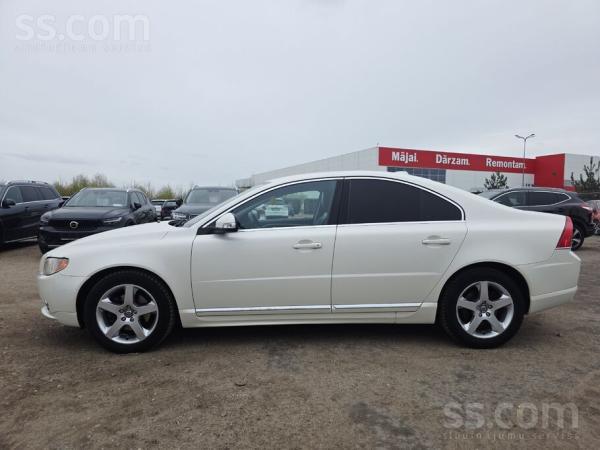 Balts Volvo S80 2010 Daugavpils, ar dzinēja tilpumu 2.40 L un nobraukumu 0 tūkst. km par 5300 €, foto 5 vietnē AUTOMOTO.COM.LV
