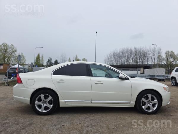 Balts Volvo S80 2010 Daugavpils, ar dzinēja tilpumu 2.40 L un nobraukumu 0 tūkst. km par 5300 €, foto 10 vietnē AUTOMOTO.COM.LV