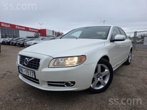 Balts Volvo S80 2010 Daugavpils, ar dzinēja tilpumu 2.40 L un nobraukumu 0 tūkst. km par 5300 €, foto 3 vietnē AUTOMOTO.COM.LV
