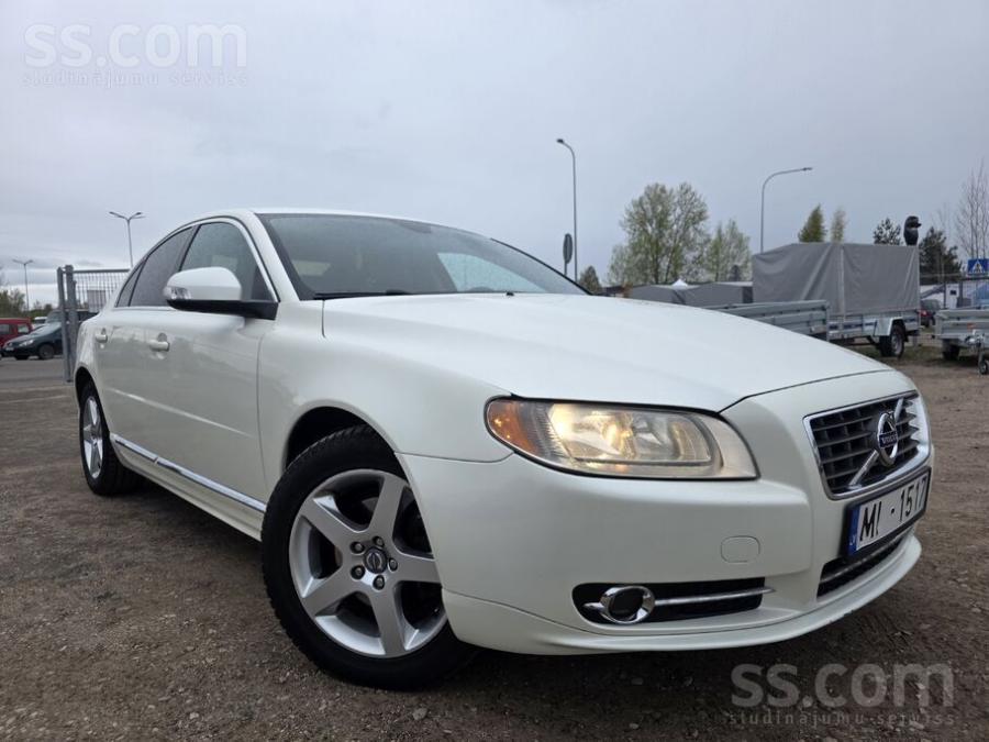 Balts Volvo S80 2010 Daugavpils, ar dzinēja tilpumu 2.40 L un nobraukumu 0 tūkst. km par 5300 €, foto 4 vietnē AUTOMOTO.COM.LV