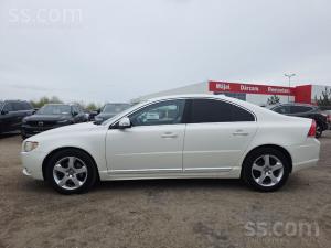 Balts Volvo S80 2010 Daugavpils, ar dzinēja tilpumu 2.40 L un nobraukumu 0 tūkst. km par 5300 €, foto 6 vietnē AUTOMOTO.COM.LV
