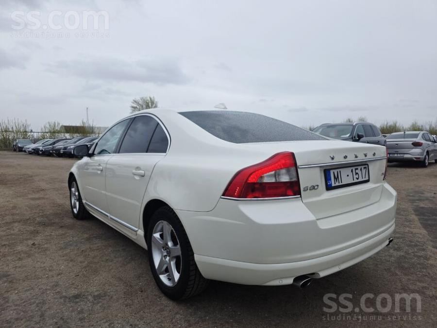 Balts Volvo S80 2010 Daugavpils, ar dzinēja tilpumu 2.40 L un nobraukumu 0 tūkst. km par 5300 €, foto 7 vietnē AUTOMOTO.COM.LV