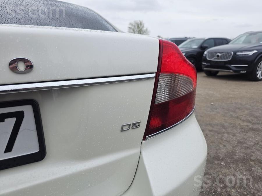 Balts Volvo S80 2010 Daugavpils, ar dzinēja tilpumu 2.40 L un nobraukumu 0 tūkst. km par 5300 €, foto 9 vietnē AUTOMOTO.COM.LV