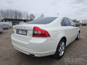 Balts Volvo S80 2010 Daugavpils, ar dzinēja tilpumu 2.40 L un nobraukumu 0 tūkst. km par 5300 €, foto 10 vietnē AUTOMOTO.COM.LV