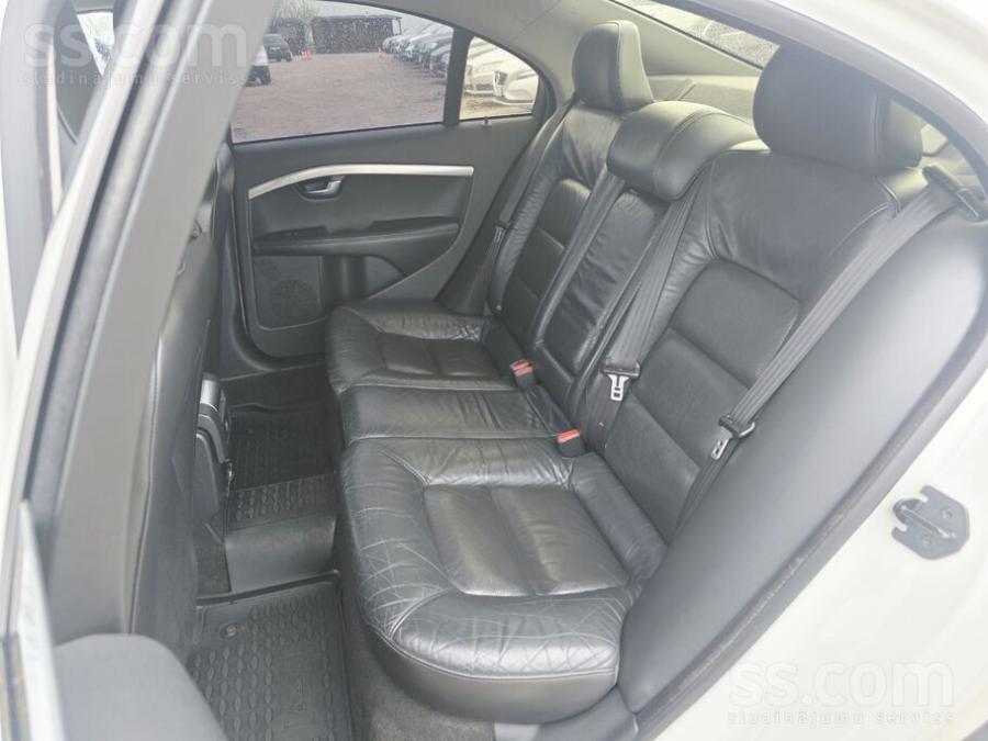 Balts Volvo S80 2010 Daugavpils, ar dzinēja tilpumu 2.40 L un nobraukumu 0 tūkst. km par 5300 €, foto 20 vietnē AUTOMOTO.COM.LV
