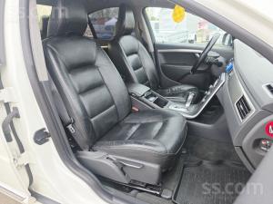 Balts Volvo S80 2010 Daugavpils, ar dzinēja tilpumu 2.40 L un nobraukumu 0 tūkst. km par 5300 €, foto 22 vietnē AUTOMOTO.COM.LV