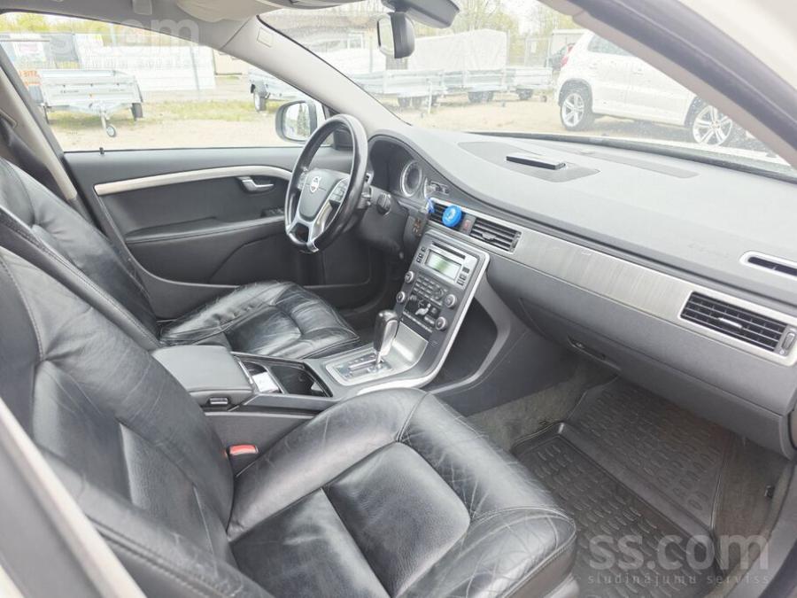 Balts Volvo S80 2010 Daugavpils, ar dzinēja tilpumu 2.40 L un nobraukumu 0 tūkst. km par 5300 €, foto 23 vietnē AUTOMOTO.COM.LV