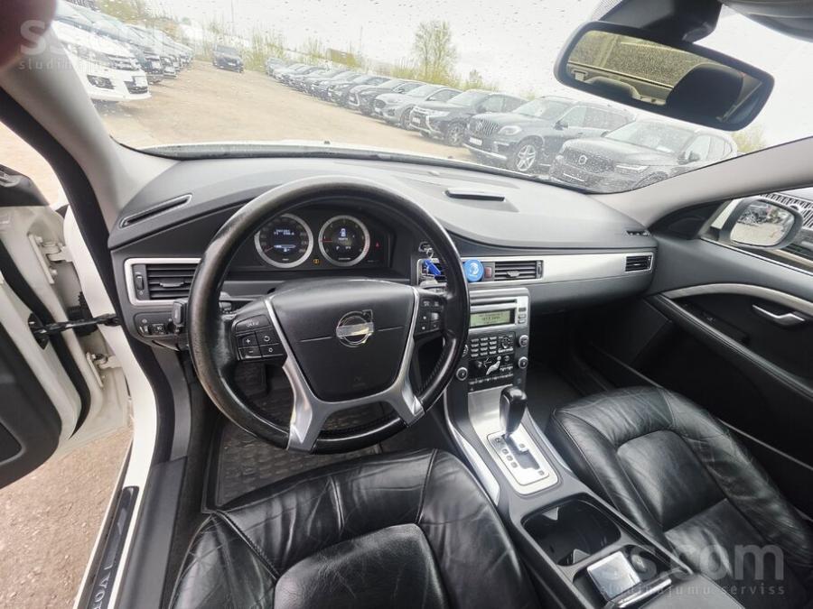 Balts Volvo S80 2010 Daugavpils, ar dzinēja tilpumu 2.40 L un nobraukumu 0 tūkst. km par 5300 €, foto 25 vietnē AUTOMOTO.COM.LV