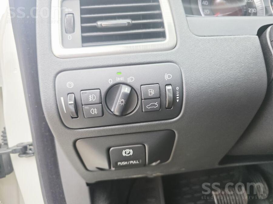 Balts Volvo S80 2010 Daugavpils, ar dzinēja tilpumu 2.40 L un nobraukumu 0 tūkst. km par 5300 €, foto 28 vietnē AUTOMOTO.COM.LV