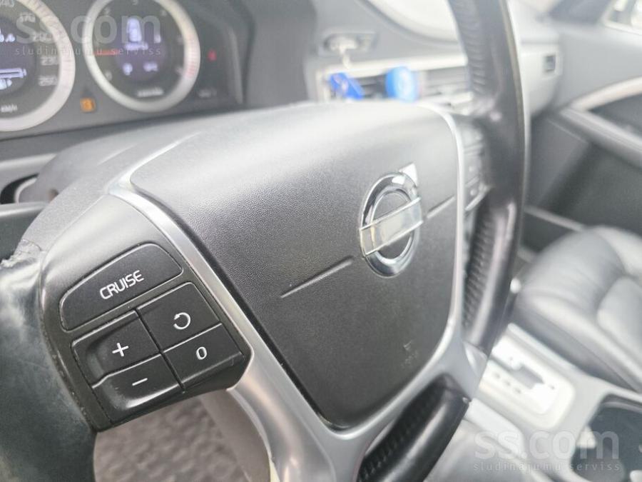 Balts Volvo S80 2010 Daugavpils, ar dzinēja tilpumu 2.40 L un nobraukumu 0 tūkst. km par 5300 €, foto 29 vietnē AUTOMOTO.COM.LV