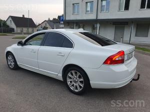White Volvo S80 2010 in Daugavpils, with an engine capacity of 2.40 L and mileage of 0 thousand km for 4800 €, photo 5 on AUTOMOTO.COM.LV