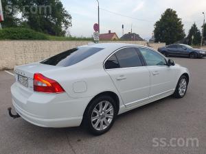 White Volvo S80 2010 in Daugavpils, with an engine capacity of 2.40 L and mileage of 0 thousand km for 4800 €, photo 9 on AUTOMOTO.COM.LV