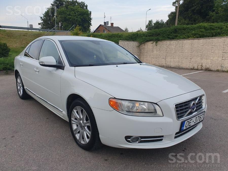 White Volvo S80 2010 in Daugavpils, with an engine capacity of 2.40 L and mileage of 0 thousand km for 4800 €, photo 11 on AUTOMOTO.COM.LV