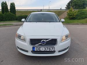 White Volvo S80 2010 in Daugavpils, with an engine capacity of 2.40 L and mileage of 0 thousand km for 4800 €, photo 12 on AUTOMOTO.COM.LV