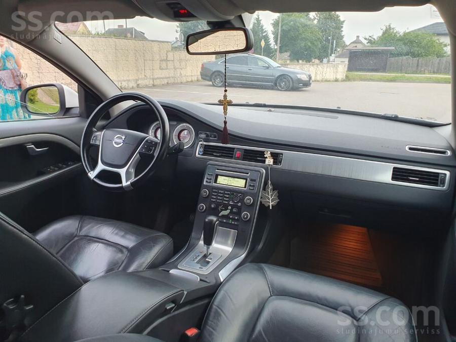 White Volvo S80 2010 in Daugavpils, with an engine capacity of 2.40 L and mileage of 0 thousand km for 4800 €, photo 15 on AUTOMOTO.COM.LV