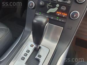 White Volvo S80 2010 in Daugavpils, with an engine capacity of 2.40 L and mileage of 0 thousand km for 4800 €, photo 18 on AUTOMOTO.COM.LV