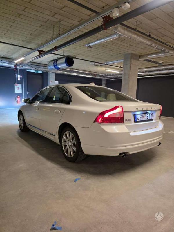 White Volvo S80 2010 in Vilnius, with an engine capacity of 3.19 L and mileage of 320 thousand km for 3000 €, photo 5 on AUTOMOTO.COM.LV