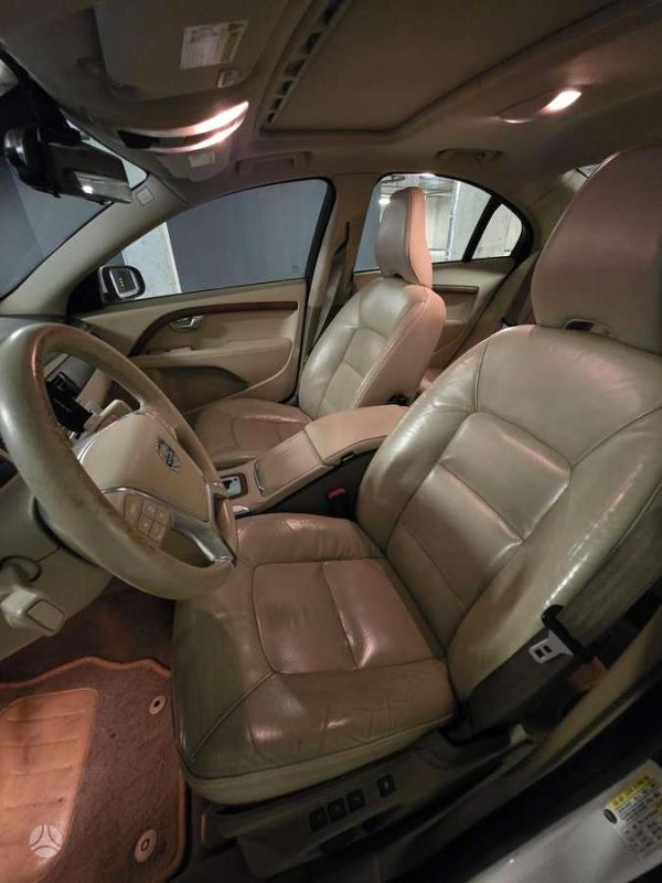 White Volvo S80 2010 in Vilnius, with an engine capacity of 3.19 L and mileage of 320 thousand km for 3000 €, photo 10 on AUTOMOTO.COM.LV