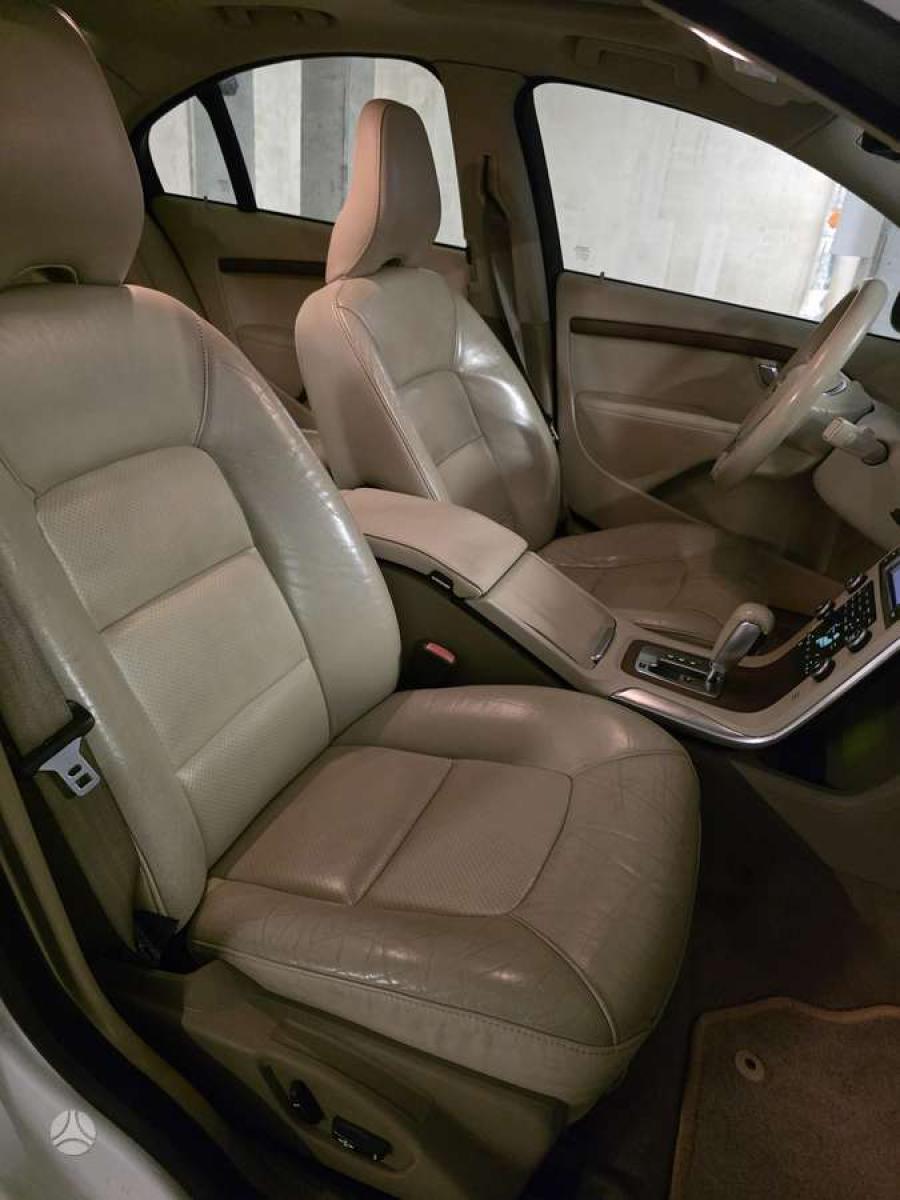 White Volvo S80 2010 in Vilnius, with an engine capacity of 3.19 L and mileage of 320 thousand km for 3000 €, photo 11 on AUTOMOTO.COM.LV