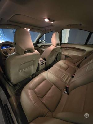 White Volvo S80 2010 in Vilnius, with an engine capacity of 3.19 L and mileage of 320 thousand km for 3000 €, photo 15 on AUTOMOTO.COM.LV