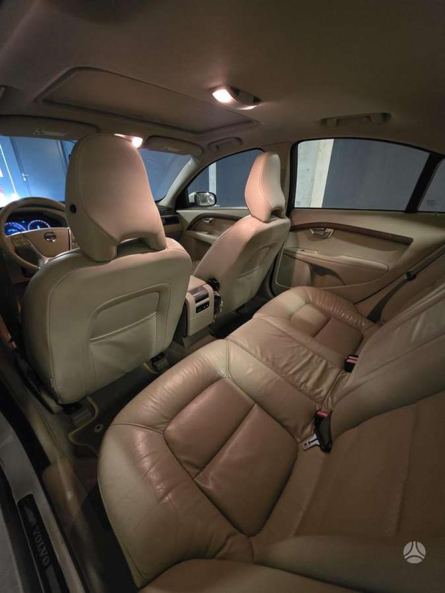White Volvo S80 2010 in Vilnius, with an engine capacity of 3.19 L and mileage of 320 thousand km for 3000 €, photo 15 on AUTOMOTO.COM.LV