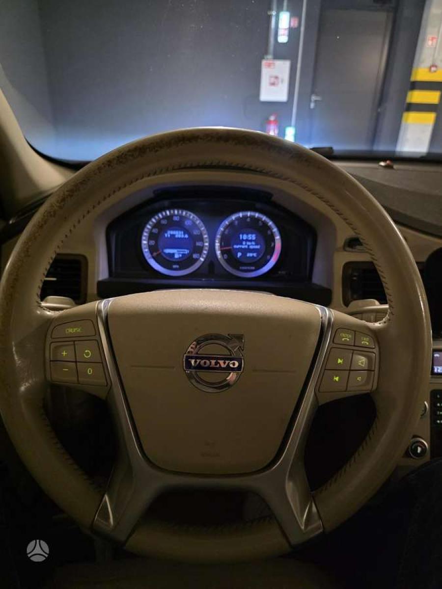 White Volvo S80 2010 in Vilnius, with an engine capacity of 3.19 L and mileage of 320 thousand km for 3000 €, photo 17 on AUTOMOTO.COM.LV