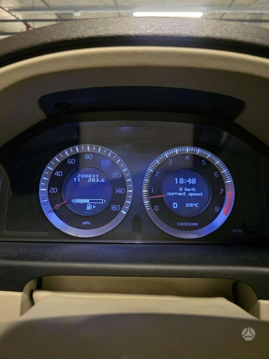 White Volvo S80 2010 in Vilnius, with an engine capacity of 3.19 L and mileage of 320 thousand km for 3000 €, photo 18 on AUTOMOTO.COM.LV