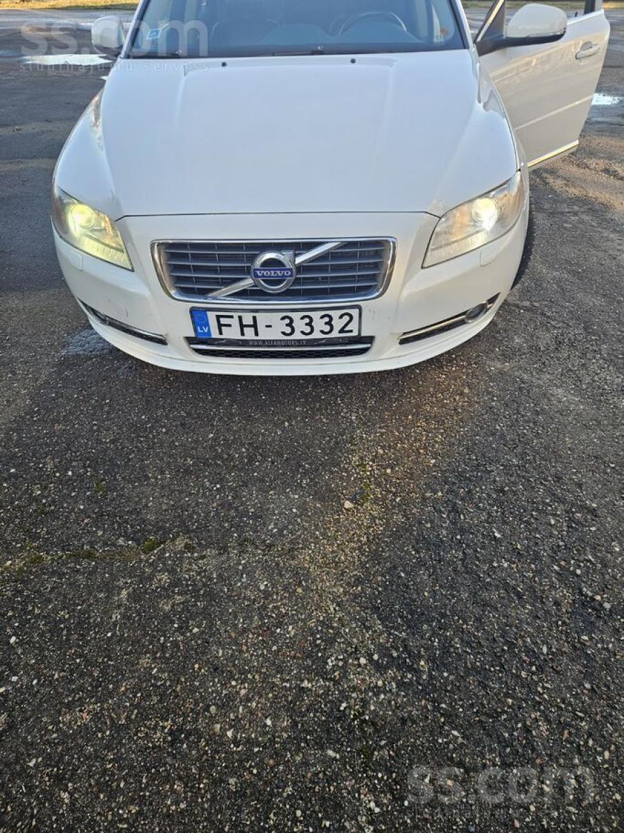 Balts Volvo S80 2011 Jelgava, ar dzinēja tilpumu 2.40 L un nobraukumu 288 tūkst. km par 6500 €, foto 1 vietnē AUTOMOTO.COM.LV