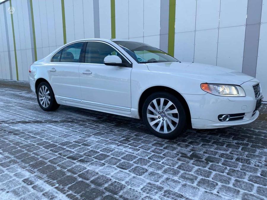 Balts Volvo S80 2011 Raseiniai, ar dzinēja tilpumu 1.60 L un nobraukumu 265 tūkst. km par 5700 €, foto 3 vietnē AUTOMOTO.COM.LV