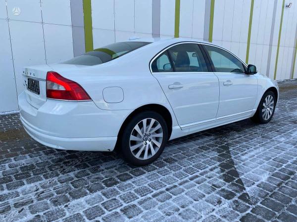 Balts Volvo S80 2011 Raseiniai, ar dzinēja tilpumu 1.60 L un nobraukumu 265 tūkst. km par 5700 €, foto 5 vietnē AUTOMOTO.COM.LV