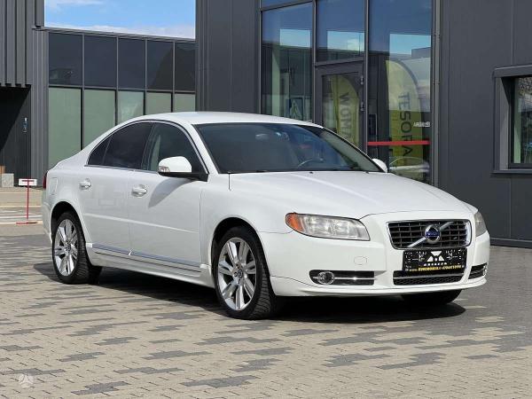 Balts Volvo S80 2011 Šauļi, ar dzinēja tilpumu 1.98 L un nobraukumu 306 tūkst. km par 5150 €, foto 1 vietnē AUTOMOTO.COM.LV