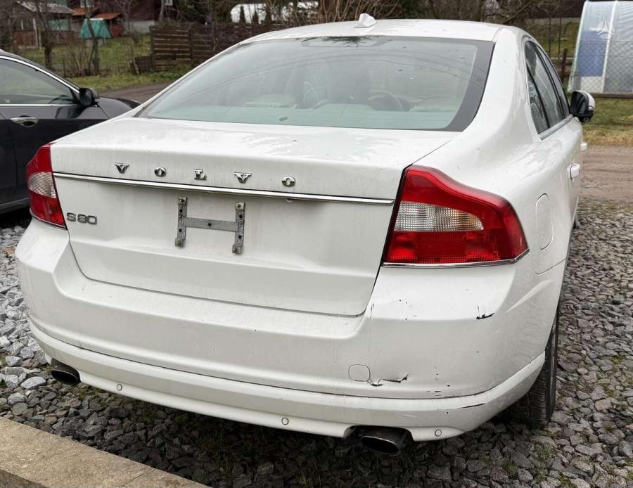 White Volvo S80 2012 in Vilnius, with an engine capacity of 3.19 L and mileage of 252 thousand km for 4300 €, photo 3 on AUTOMOTO.COM.LV