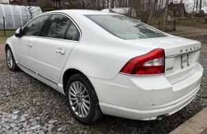 White Volvo S80 2012 in Vilnius, with an engine capacity of 3.19 L and mileage of 252 thousand km for 4300 €, photo 5 on AUTOMOTO.COM.LV