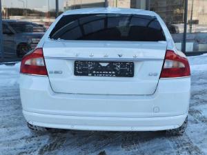 White Volvo S80 2012 in Vilnius, with an engine capacity of 2.00 L and mileage of 300 thousand km for 6450 €, photo 6 on AUTOMOTO.COM.LV