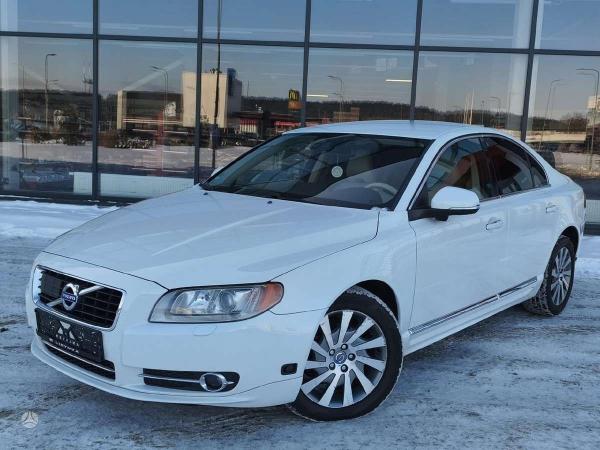 White Volvo S80 2012 in Vilnius, with an engine capacity of 2.00 L and mileage of 300 thousand km for 6450 €, photo 9 on AUTOMOTO.COM.LV