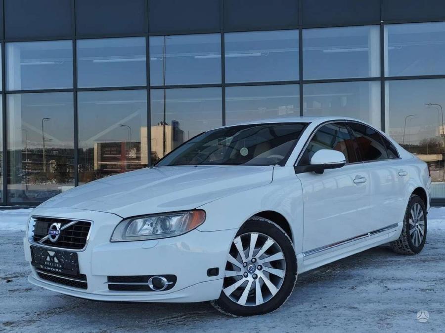 White Volvo S80 2012 in Vilnius, with an engine capacity of 2.00 L and mileage of 300 thousand km for 6450 €, photo 16 on AUTOMOTO.COM.LV
