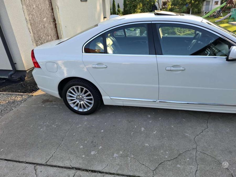 White Volvo S80 2012 in Jonava, with an engine capacity of 3.19 L and mileage of 221 thousand km for 4150 €, photo 3 on AUTOMOTO.COM.LV