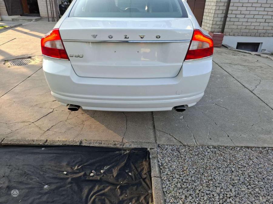 White Volvo S80 2012 in Jonava, with an engine capacity of 3.19 L and mileage of 221 thousand km for 4150 €, photo 7 on AUTOMOTO.COM.LV