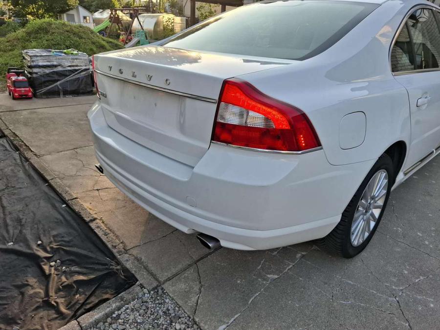 White Volvo S80 2012 in Jonava, with an engine capacity of 3.19 L and mileage of 221 thousand km for 4150 €, photo 16 on AUTOMOTO.COM.LV