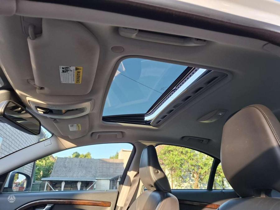 White Volvo S80 2012 in Jonava, with an engine capacity of 3.19 L and mileage of 221 thousand km for 4150 €, photo 23 on AUTOMOTO.COM.LV
