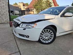 White Volvo S80 2012 in Jonava, with an engine capacity of 3.19 L and mileage of 221 thousand km for 4150 €, photo 37 on AUTOMOTO.COM.LV