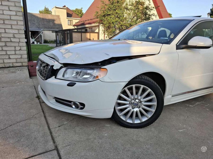 White Volvo S80 2012 in Jonava, with an engine capacity of 3.19 L and mileage of 221 thousand km for 4150 €, photo 37 on AUTOMOTO.COM.LV