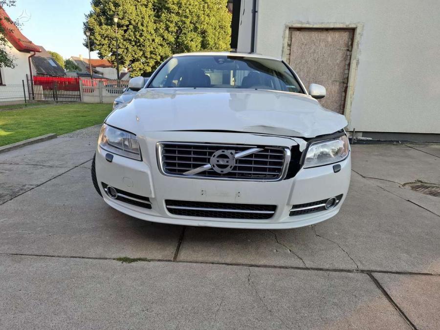 White Volvo S80 2012 in Jonava, with an engine capacity of 3.19 L and mileage of 221 thousand km for 4150 €, photo 38 on AUTOMOTO.COM.LV