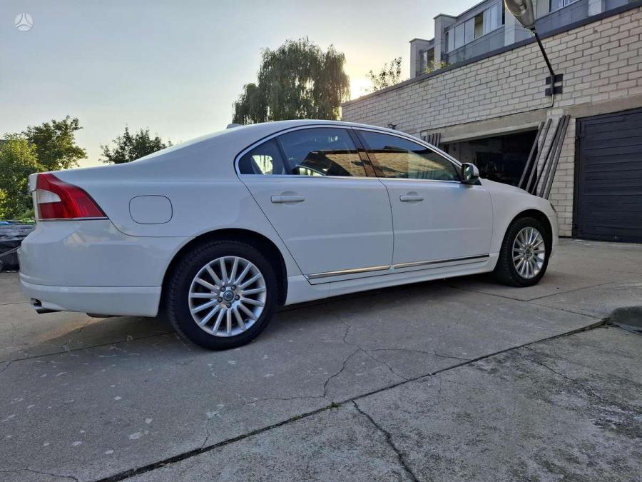 White Volvo S80 2012 in Jonava, with an engine capacity of 3.19 L and mileage of 221 thousand km for 4150 €, photo 46 on AUTOMOTO.COM.LV