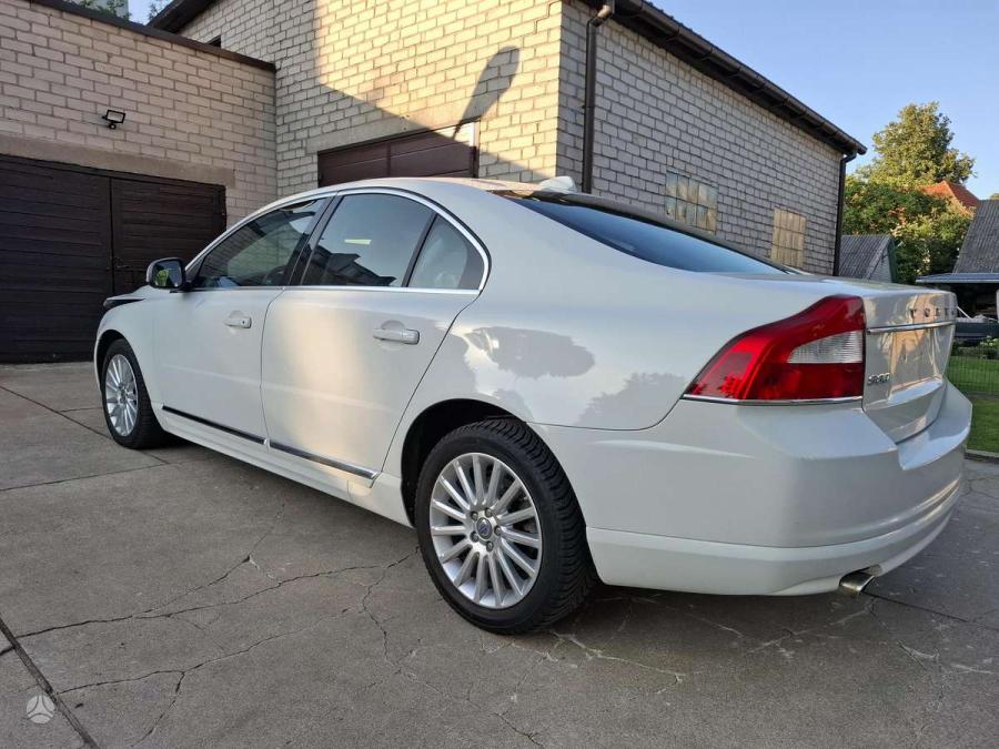 White Volvo S80 2012 in Jonava, with an engine capacity of 3.19 L and mileage of 221 thousand km for 4150 €, photo 55 on AUTOMOTO.COM.LV