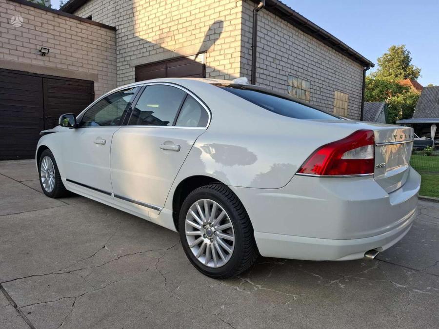White Volvo S80 2012 in Jonava, with an engine capacity of 3.19 L and mileage of 221 thousand km for 4150 €, photo 56 on AUTOMOTO.COM.LV