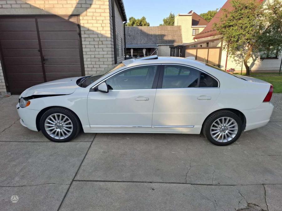 White Volvo S80 2012 in Jonava, with an engine capacity of 3.19 L and mileage of 221 thousand km for 4150 €, photo 57 on AUTOMOTO.COM.LV