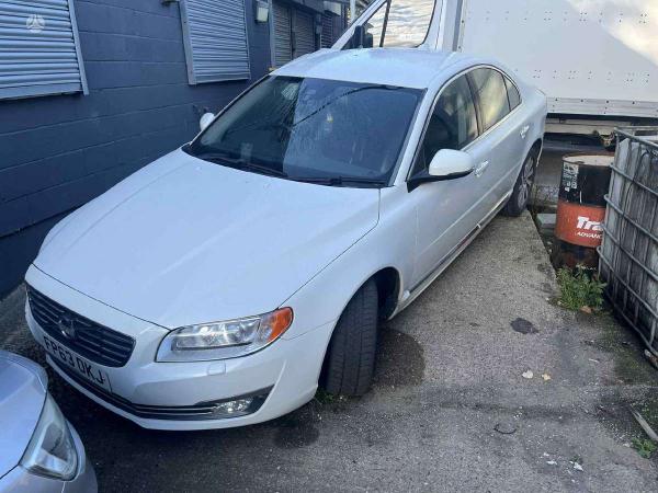 White Volvo S80 2013 in Panevezys, with an engine capacity of 1.98 L and mileage of 150 thousand km for 3100 €, photo 1 on AUTOMOTO.COM.LV