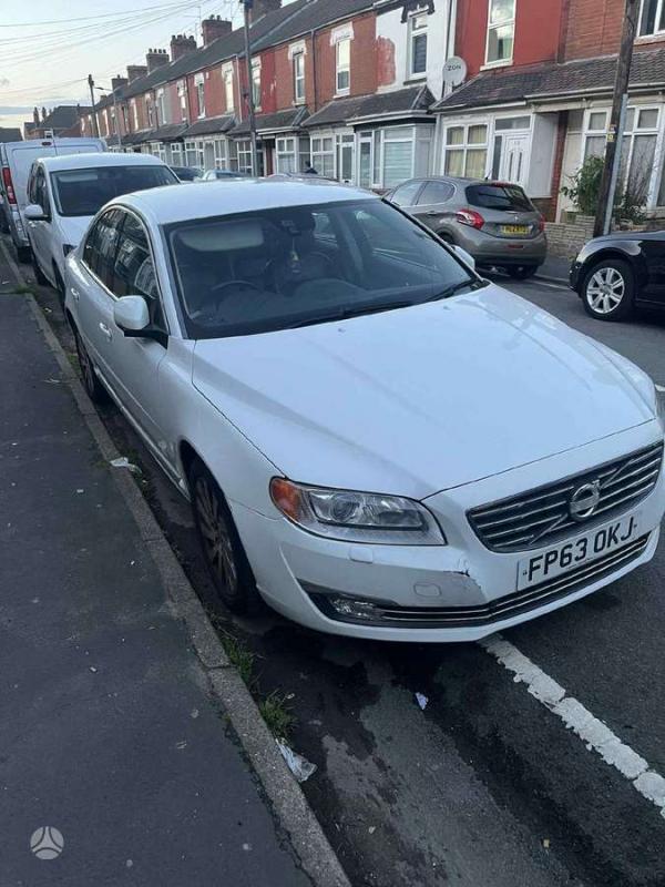 White Volvo S80 2013 in Panevezys, with an engine capacity of 1.98 L and mileage of 150 thousand km for 3100 €, photo 2 on AUTOMOTO.COM.LV