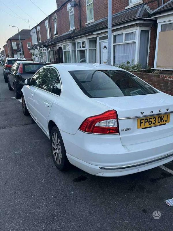 White Volvo S80 2013 in Panevezys, with an engine capacity of 1.98 L and mileage of 150 thousand km for 3100 €, photo 4 on AUTOMOTO.COM.LV